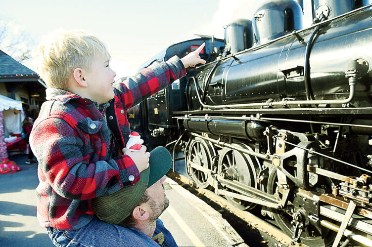 All aboard!: Santa Express delights train passengers of all ages | News ...